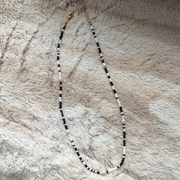 Allie+Bess | Jewelry | Elegant Black And White Beaded Necklace | Poshmark